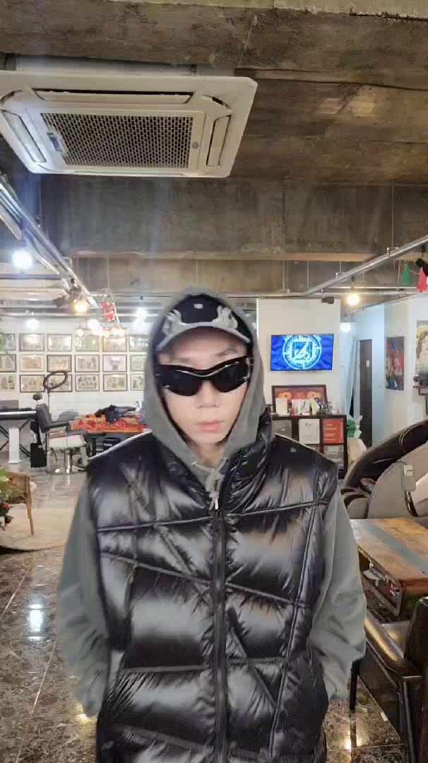 제튼 (@zetton) 님의 게시물 | KREAM