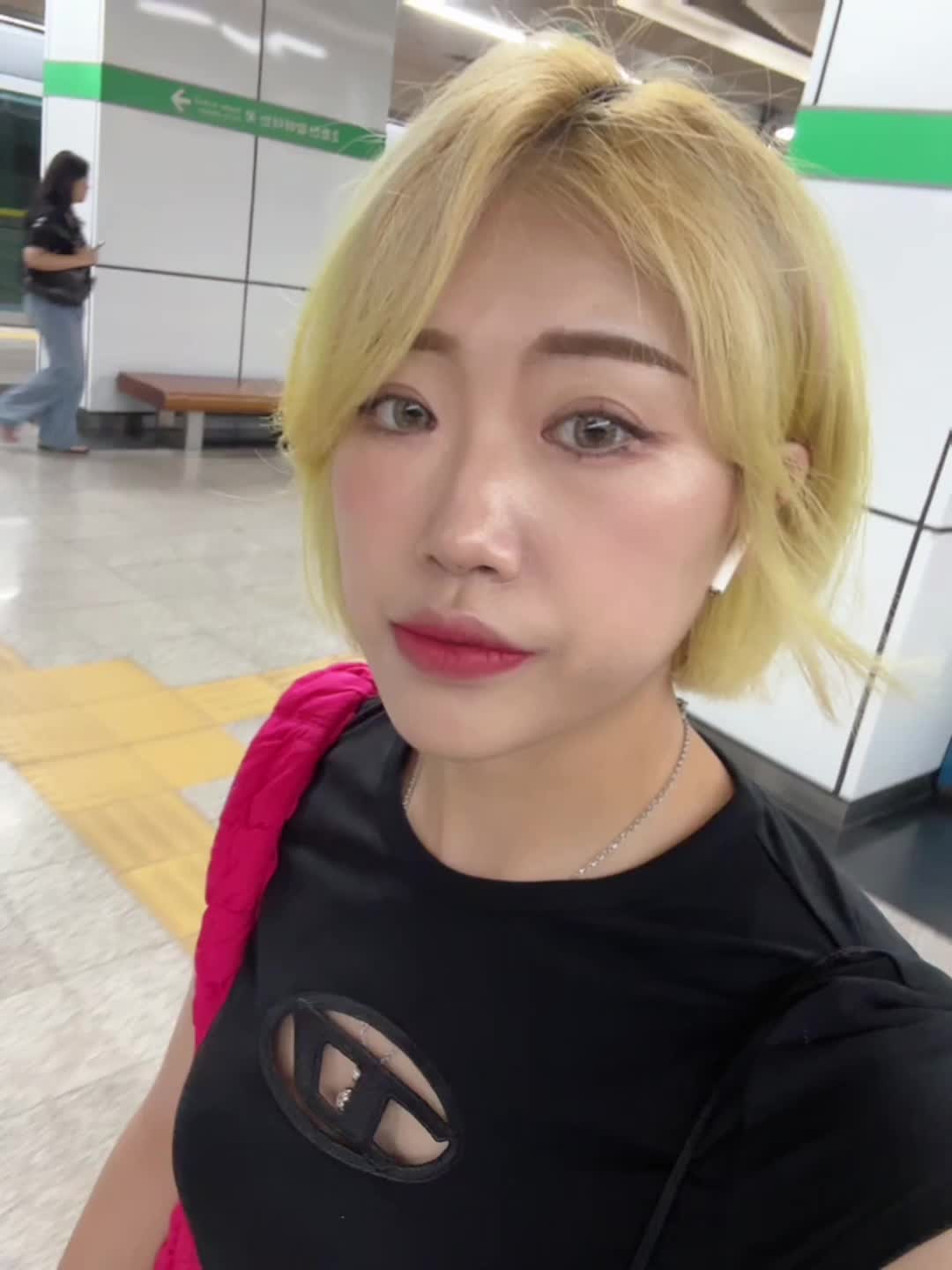 금발 해니🐰 | KREAM