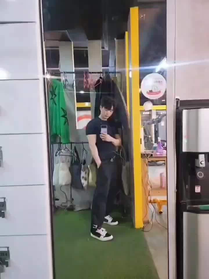 현종 (@hyun_iong1980) 님의 게시물 | KREAM