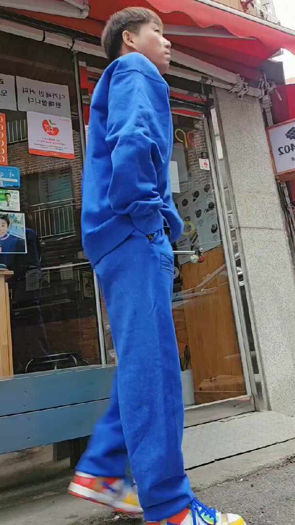 기다리는중^^ | KREAM