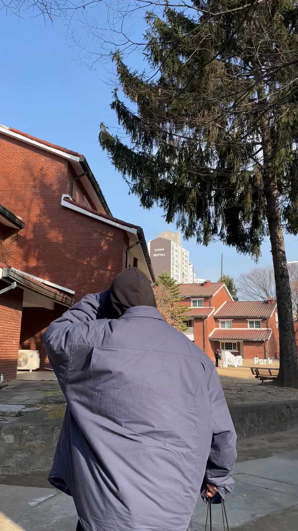 (@l__________eo) 님의 게시물 | KREAM