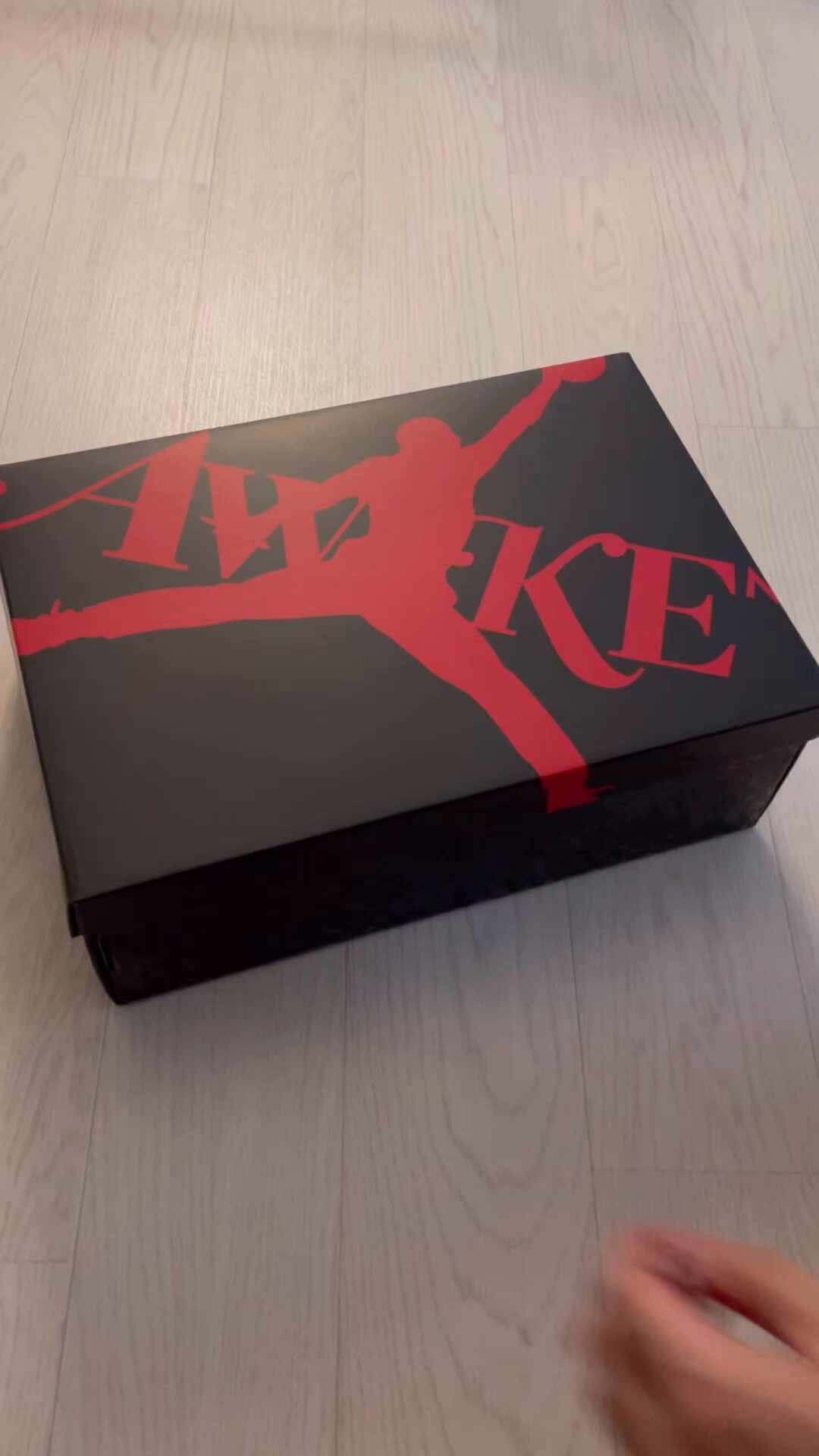 좀 이쁘네…(많이) | KREAM