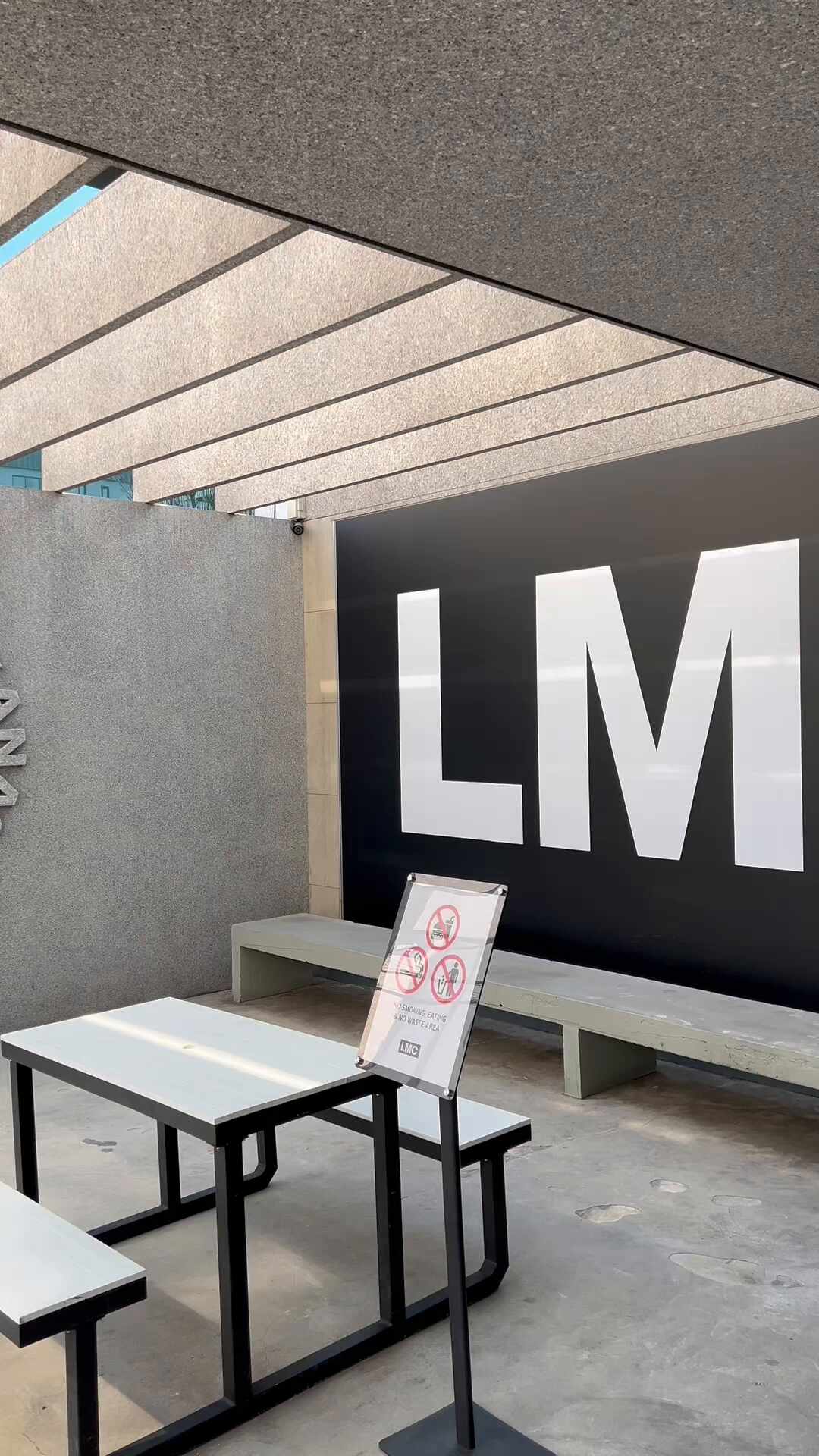 홍대 LMC 둘러보기 | KREAM