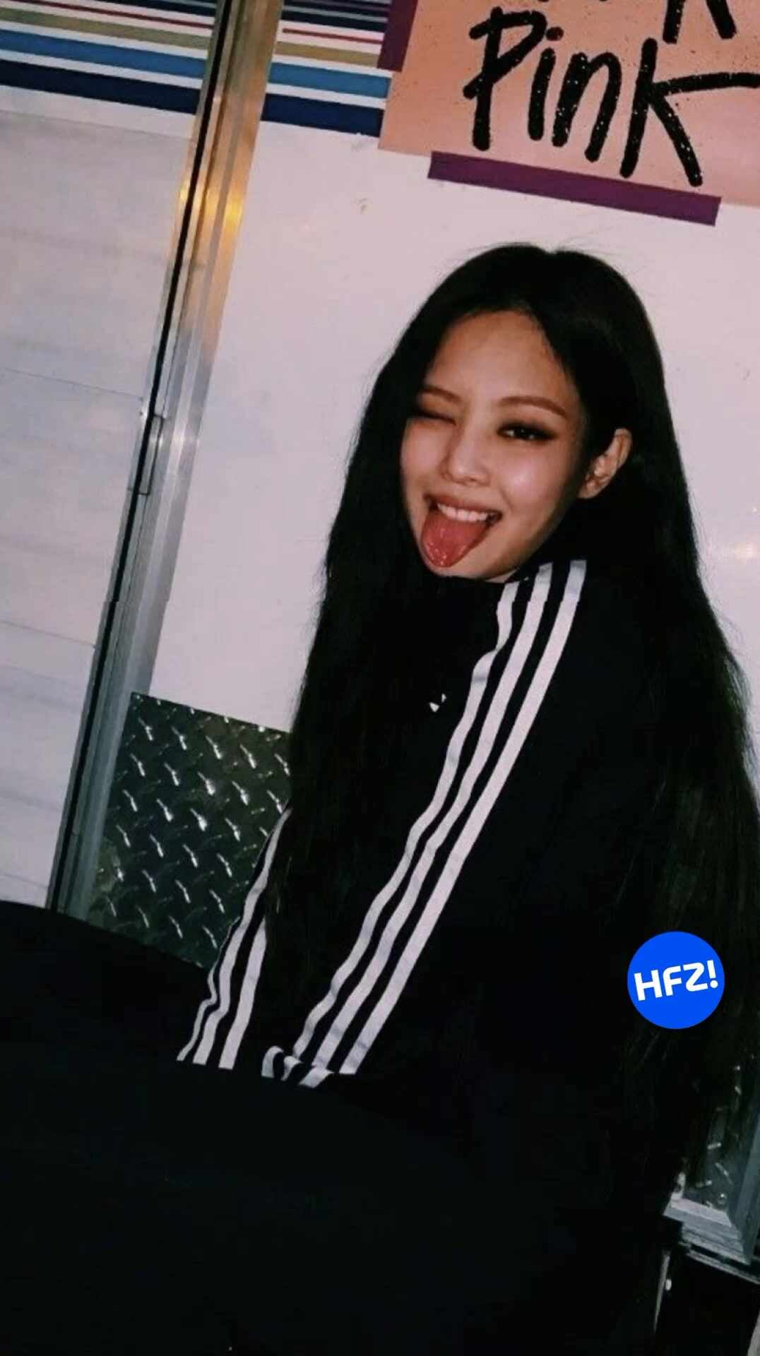 아디다스 트랙자켓 ⭐️ | KREAM