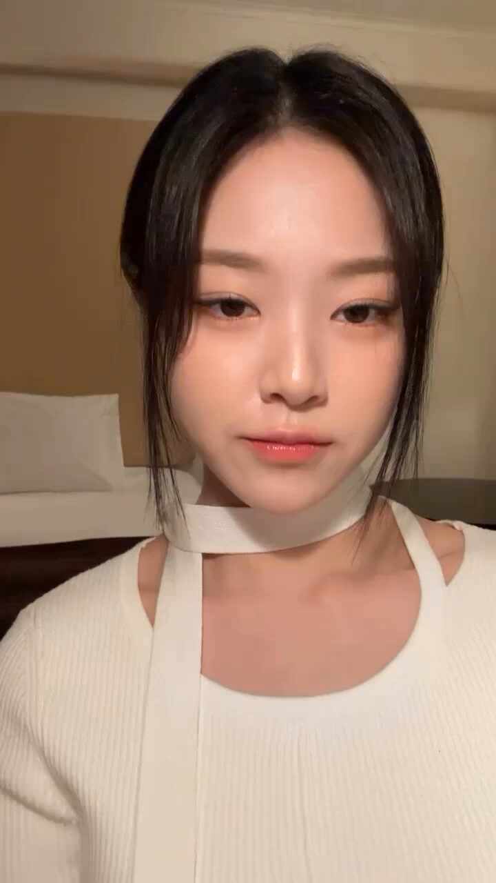 전방향 미소녀 🩷 | KREAM