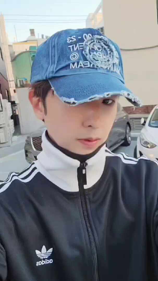 🕶🕶 volume up!!! | KREAM