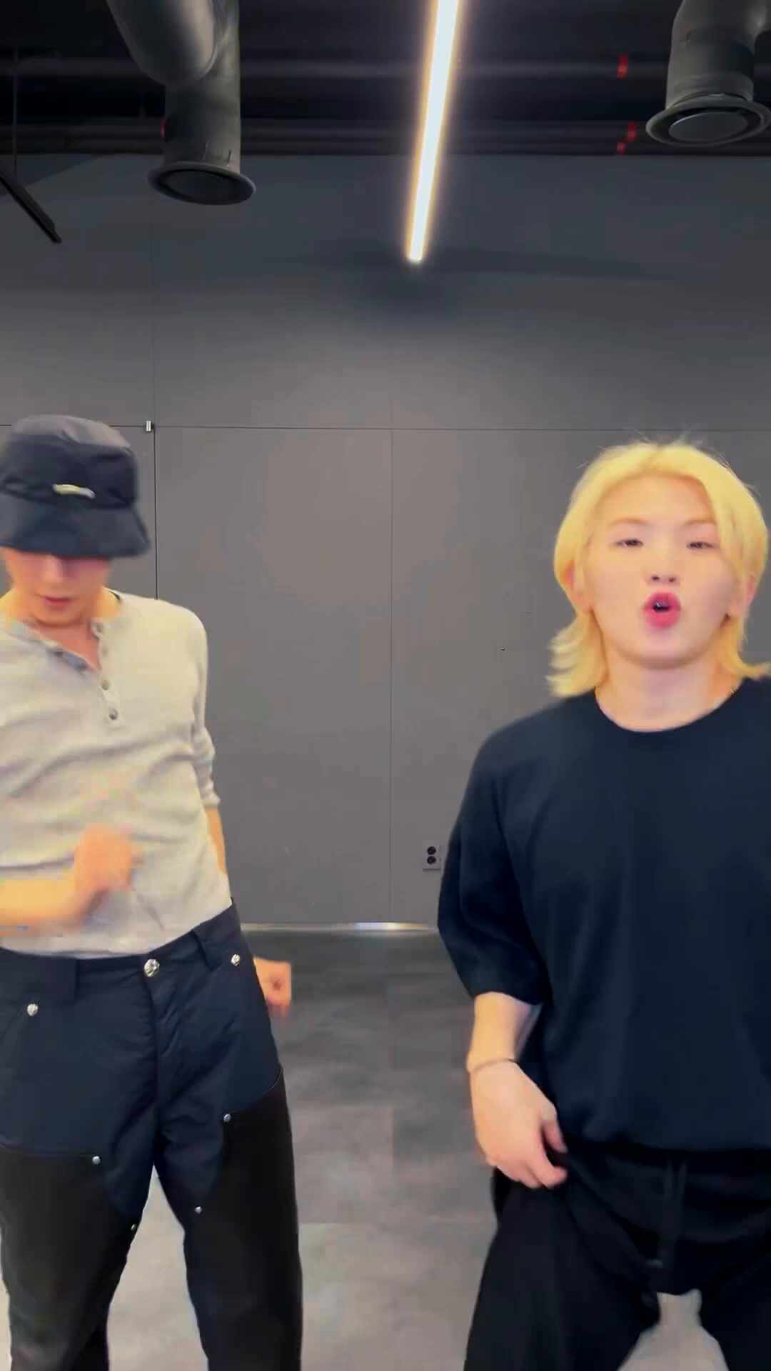 우지랑 TAP 👋🏻 | KREAM