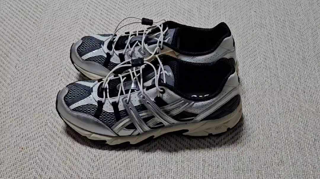 아식스 언리미티드 젤소노마 15-50 | KREAM