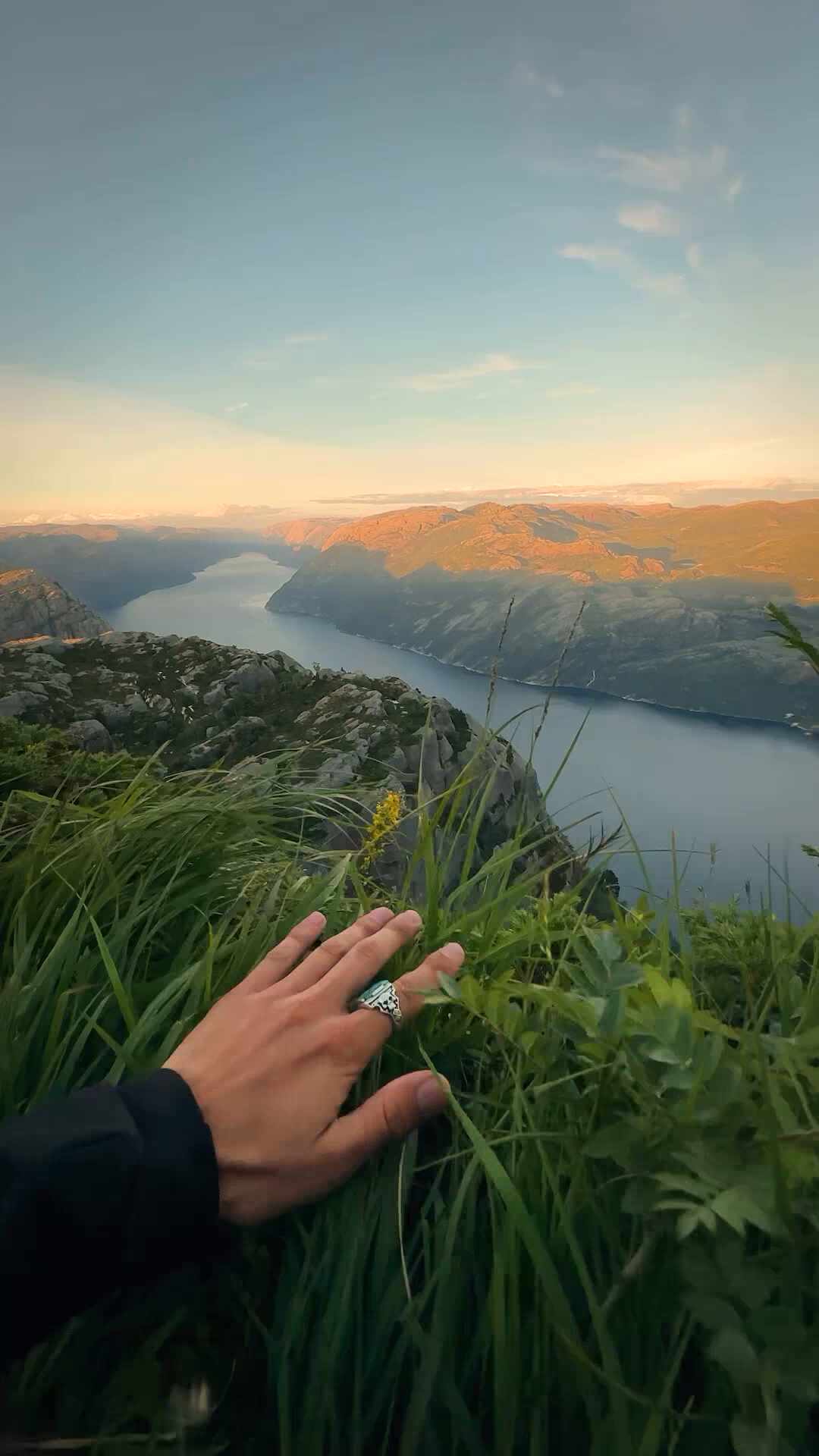 노르웨이 웅장하다..🏔️ | KREAM