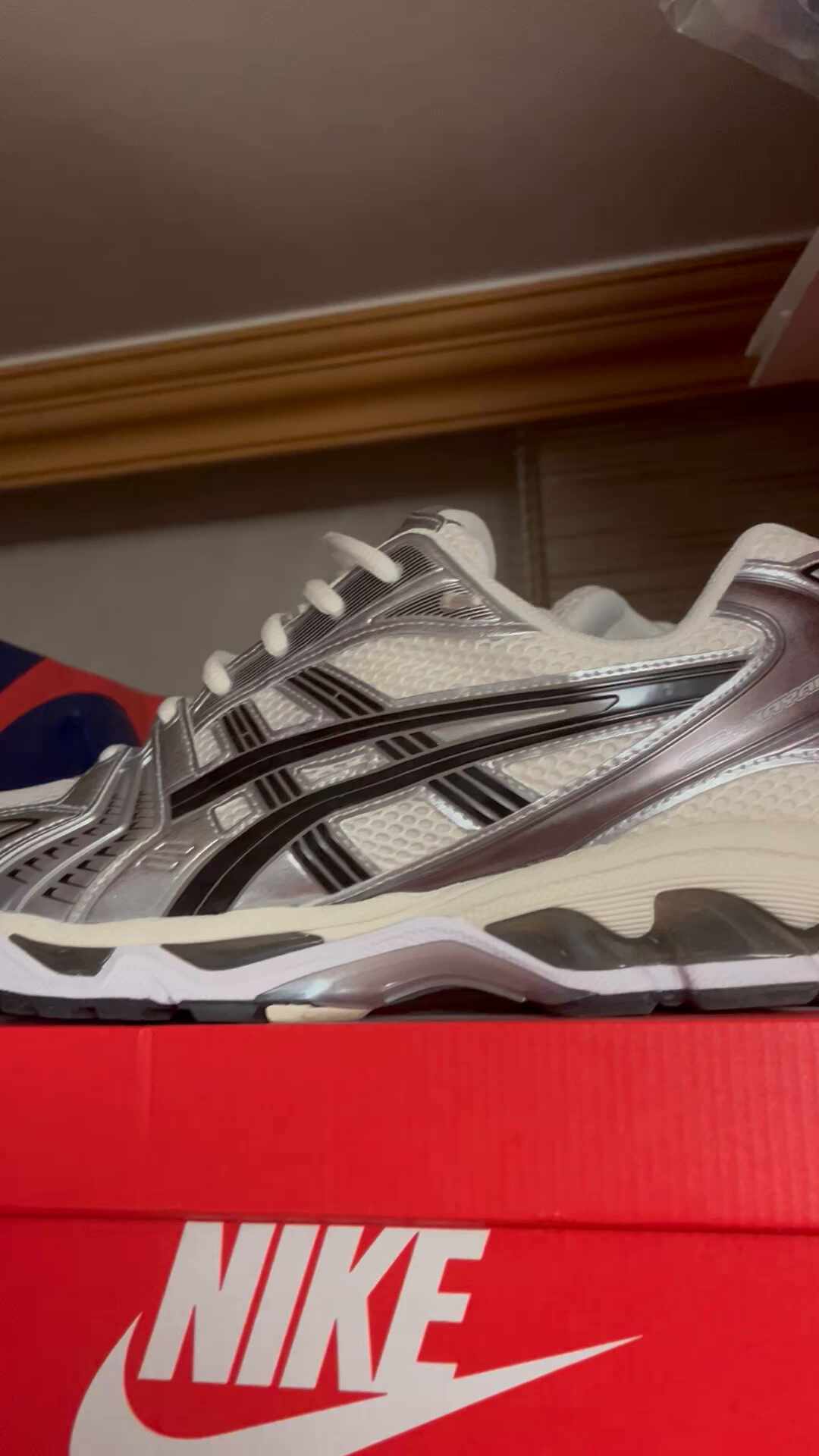 스바 (@seuba1) 님의 게시물 | KREAM