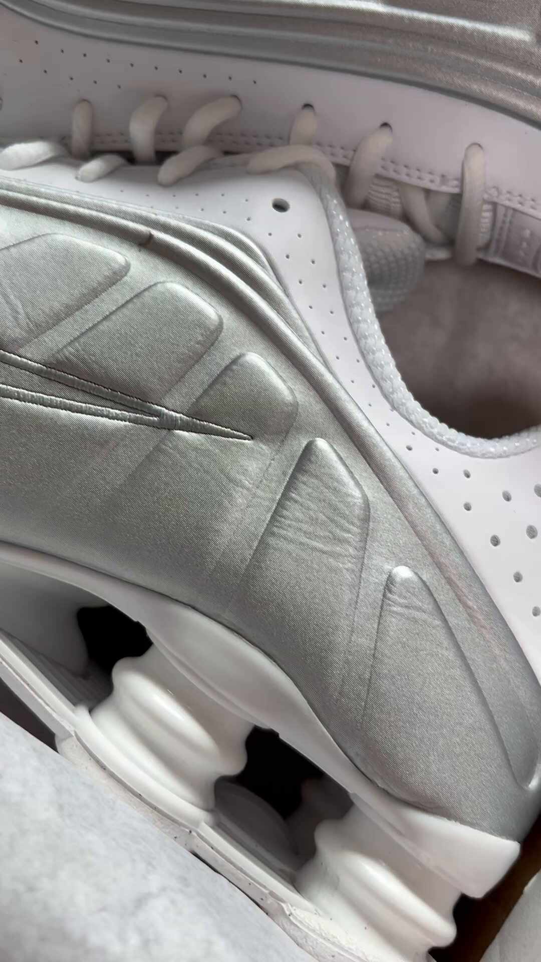 (W) Nike Shox R4 Whit... STYLE | KREAM