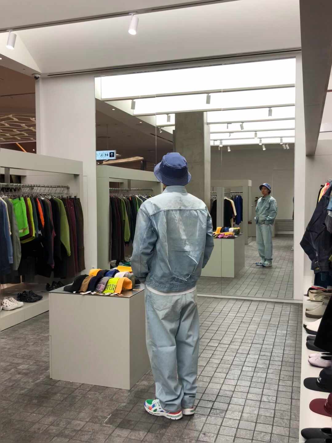 KREAM OFFLINE STORE | KREAM