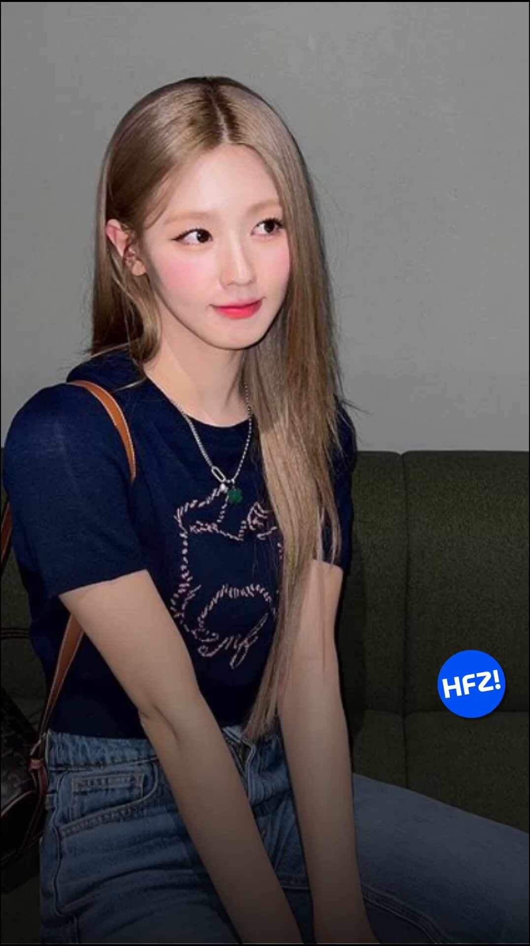 핫한데 힙한 로고 포인트 반팔🥵 Kream