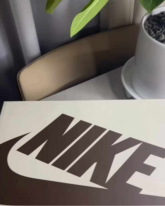 우니 (@woon_91) 님의 게시물 | KREAM