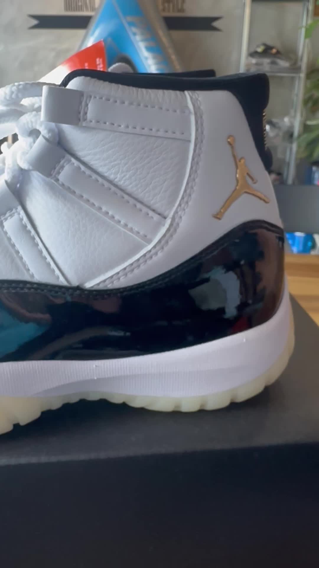 Jordan 11 Retro Grati... STYLE | KREAM