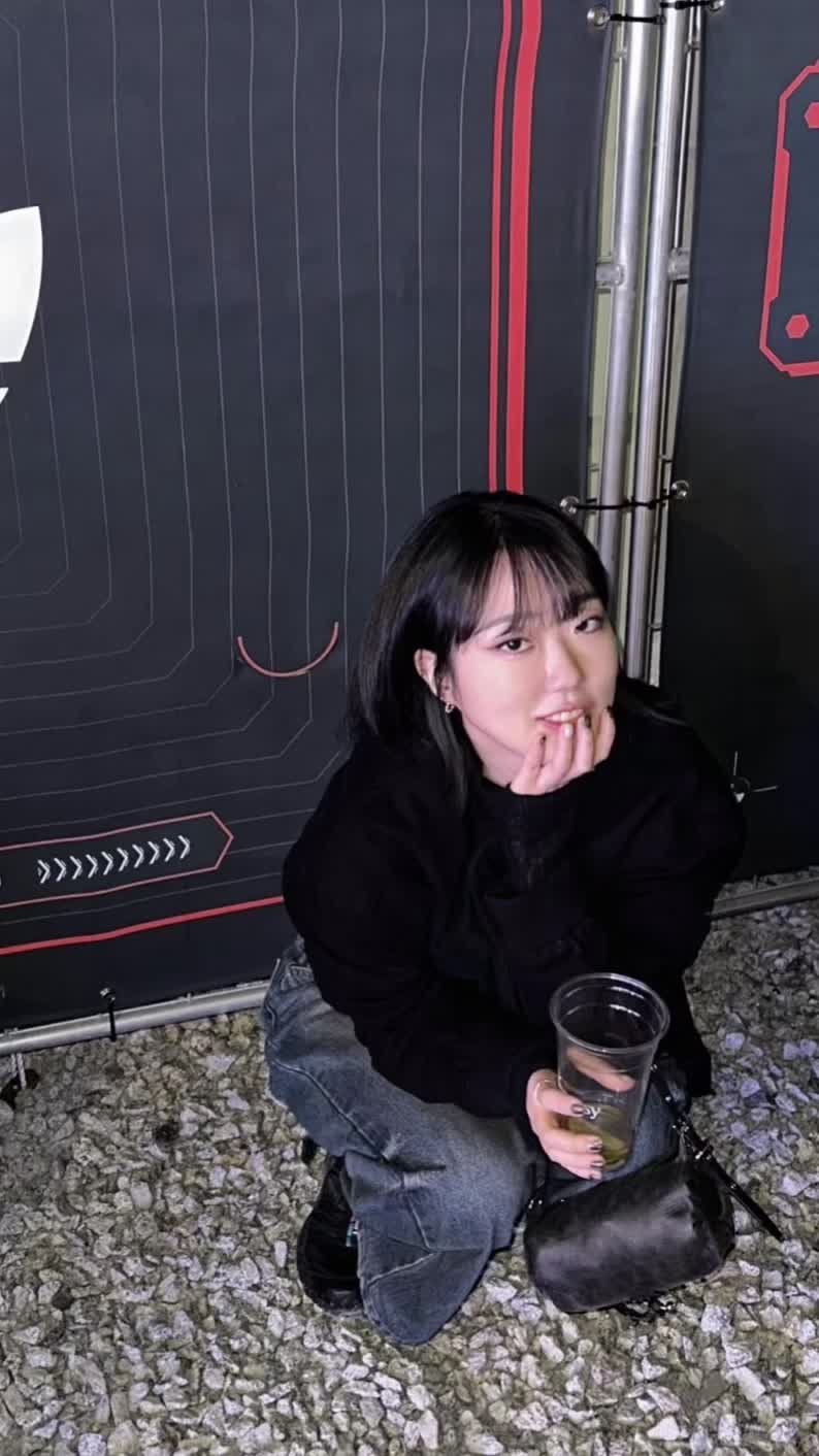 의류 | STYLE | KREAM