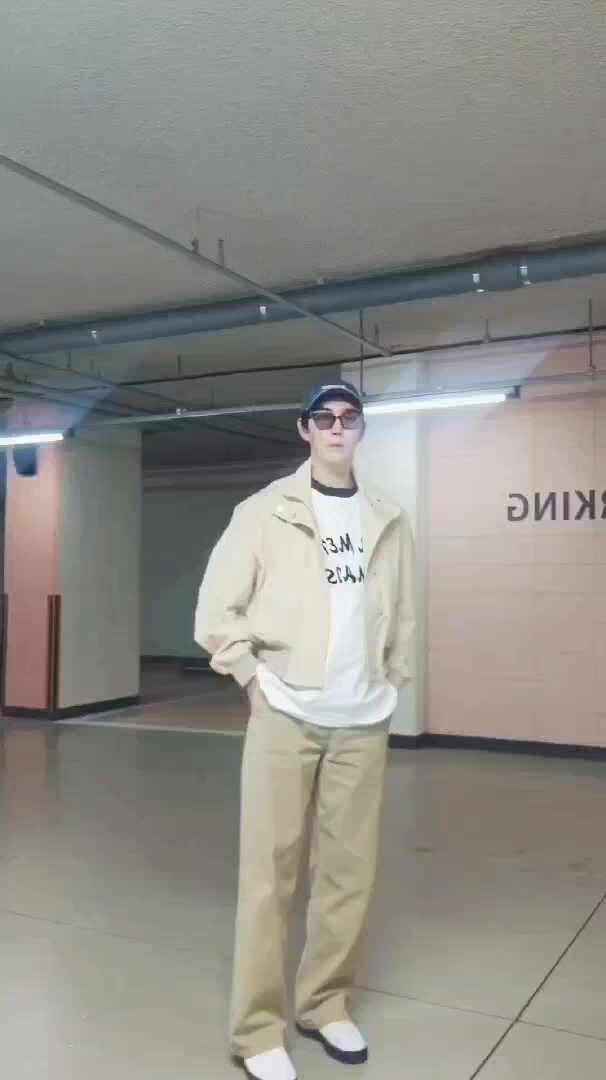 김 현 (@hyunad) 님의 게시물 | KREAM