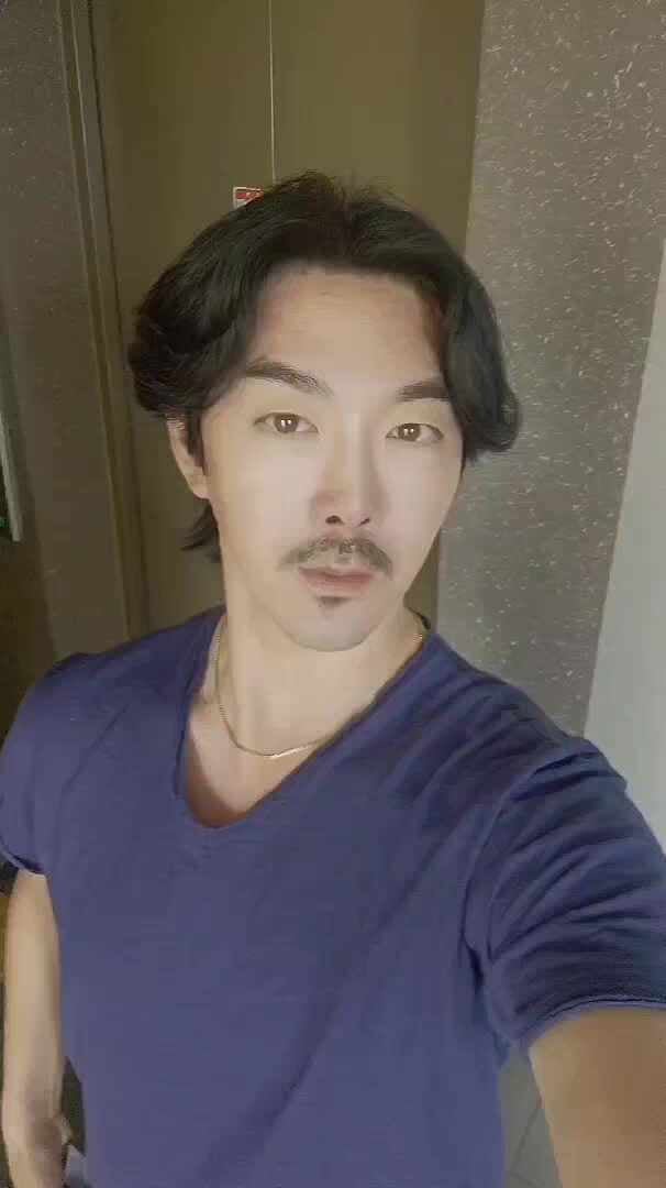 김 현 (@hyunad) 님의 게시물 | KREAM