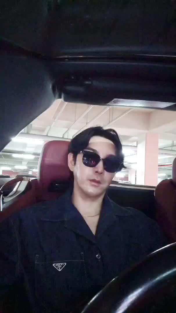 김 현 (@hyunad) 님의 게시물 | KREAM