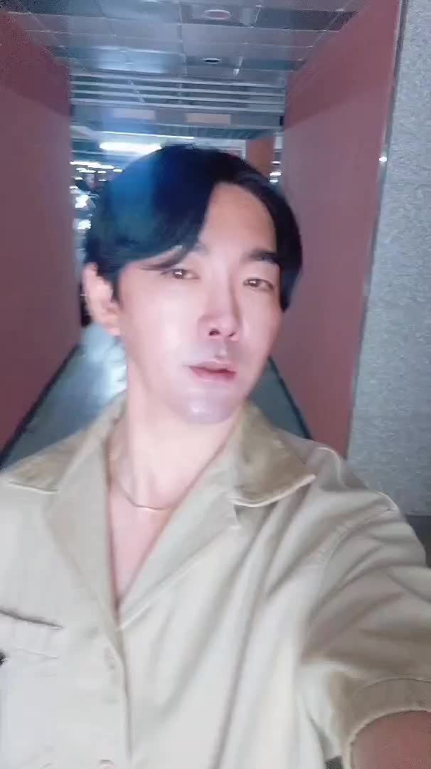 김 현 (@hyunad) 님의 게시물 | KREAM