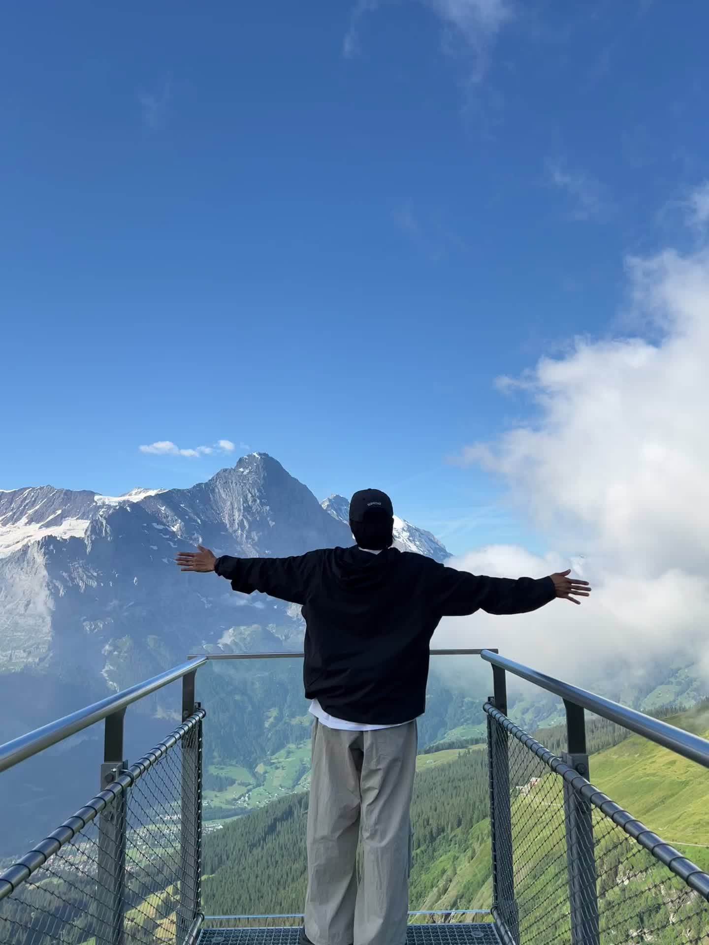 전문기 (@moon_hl) 님의 게시물 | KREAM