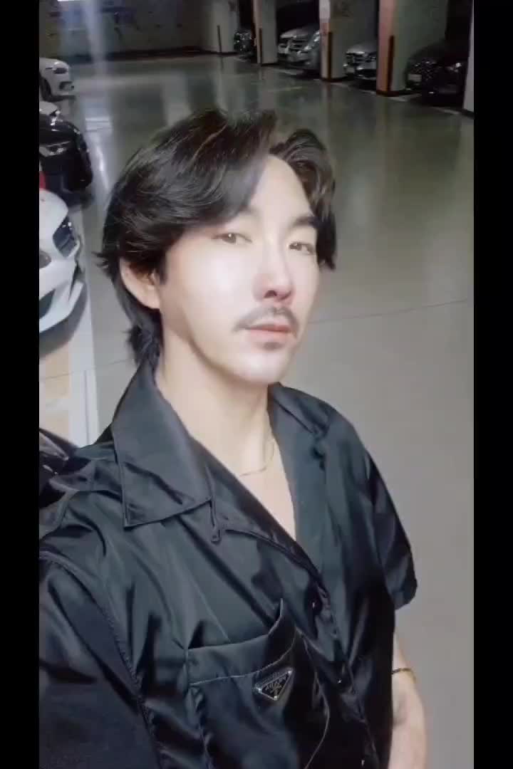 김 현 (@hyunad) 님의 게시물 | KREAM