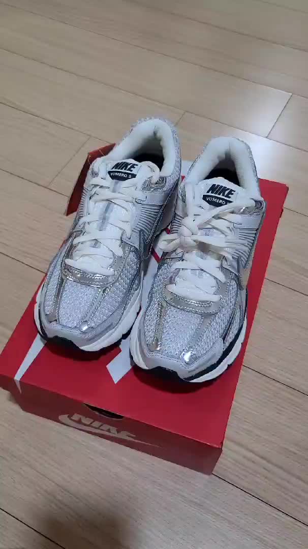 Nike Zoom Vomero 5 Ph... STYLE | KREAM