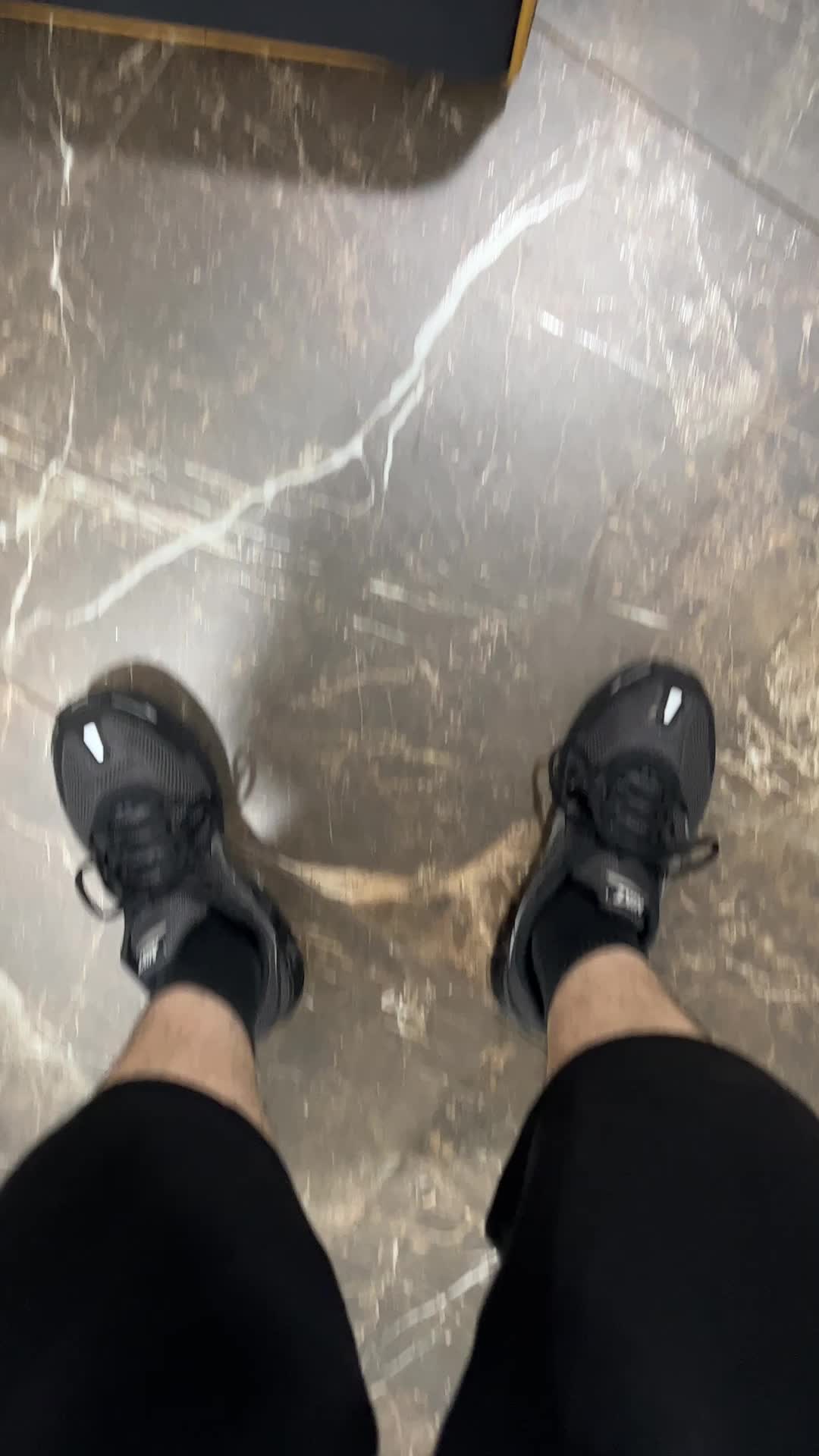 비갠뒤에비애 (@wigmadl) 님의 게시물 | KREAM