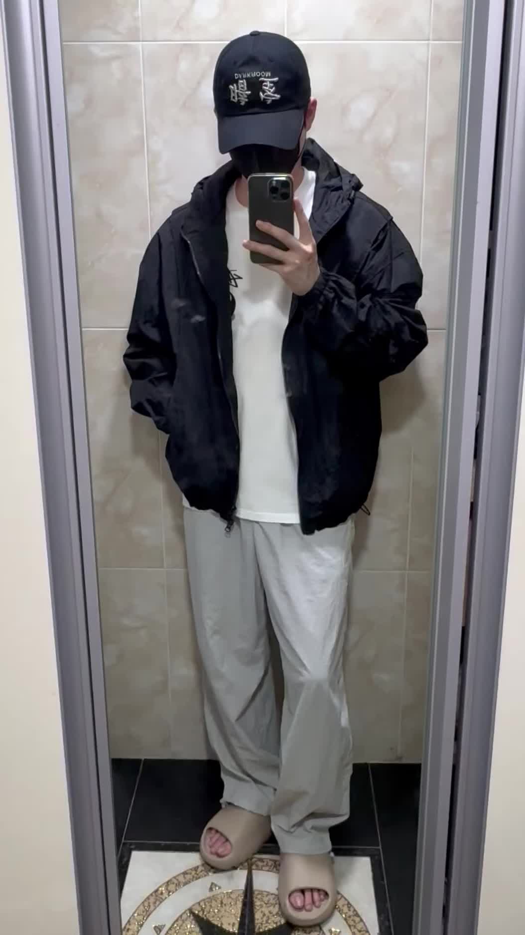 @jj_c._.1 (@jc2____) 님의 게시물 | KREAM