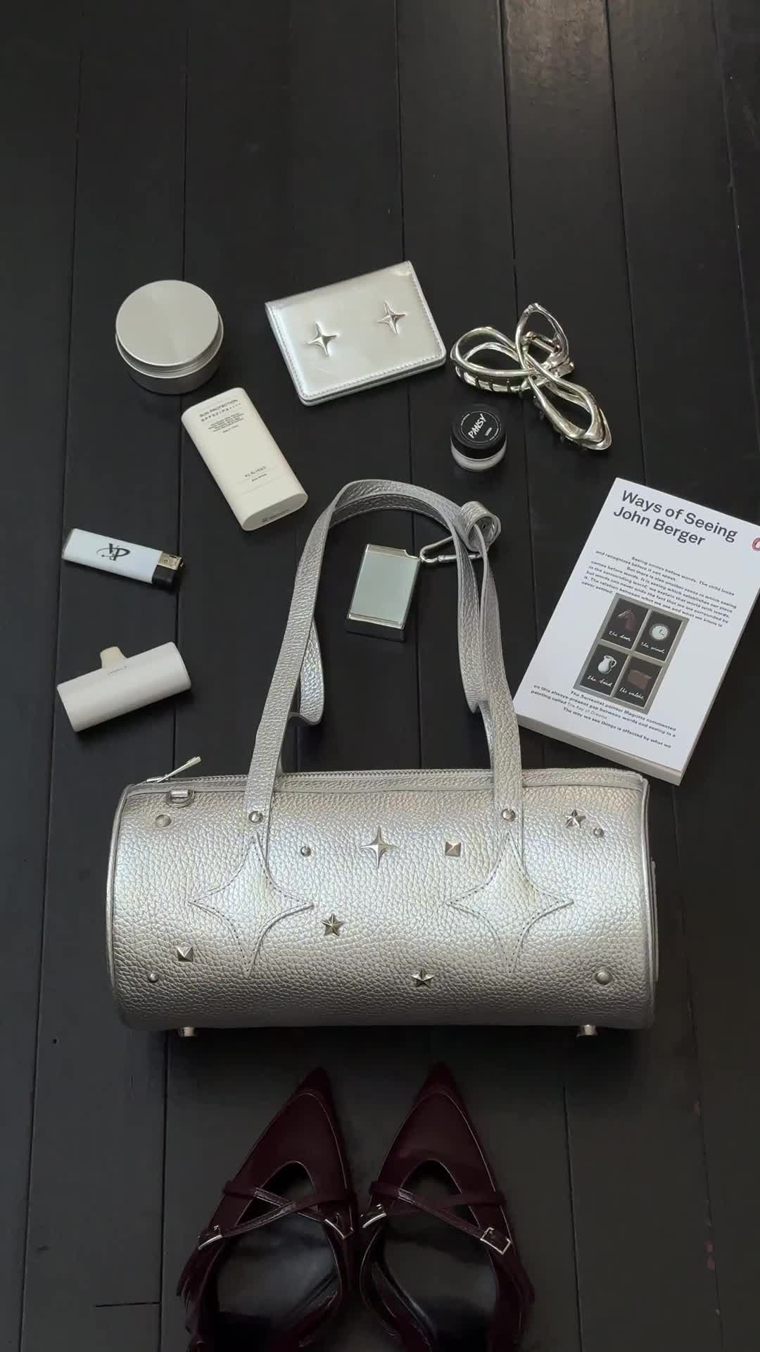 what’s in my bag? 🪽 | KREAM