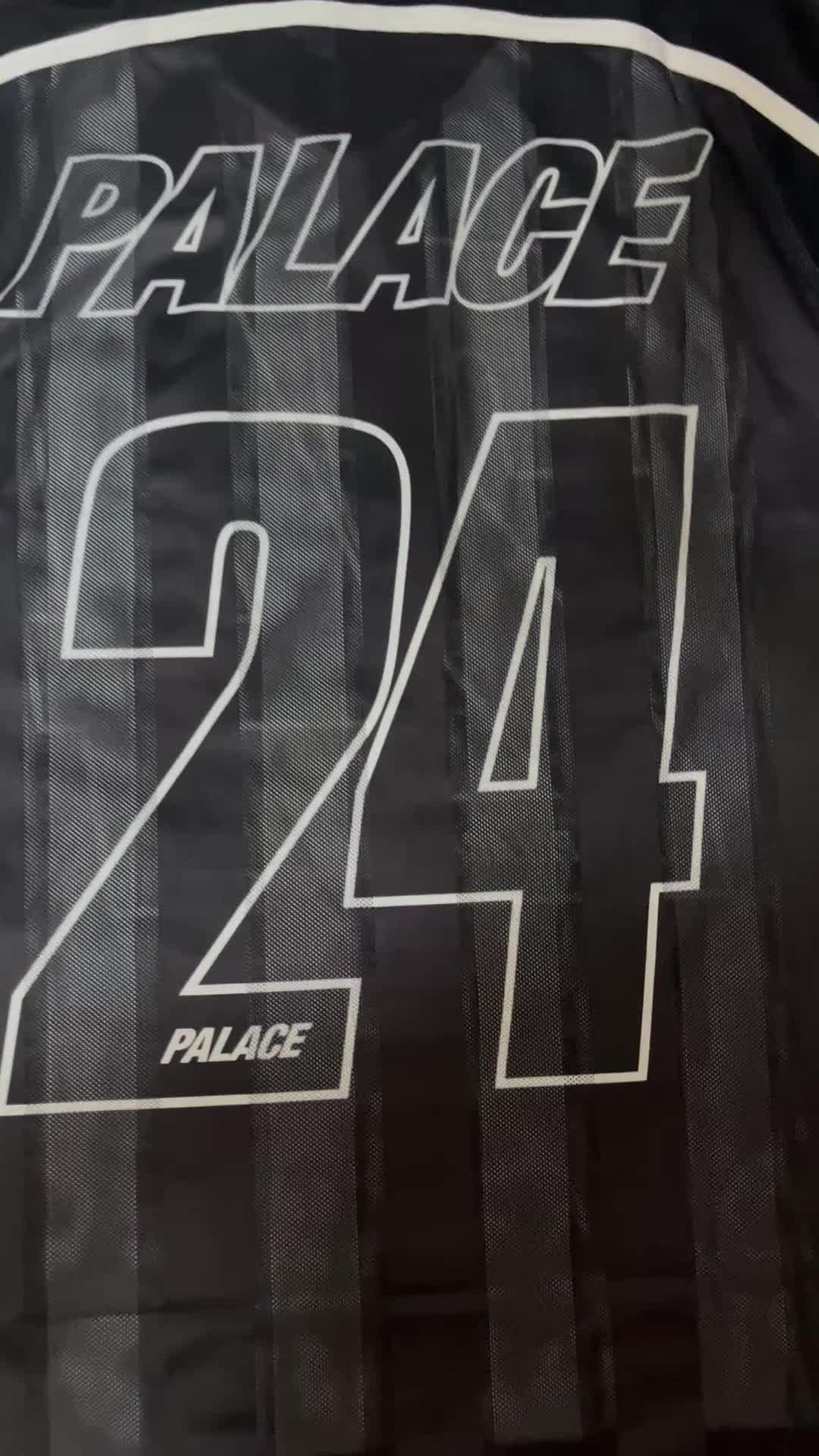 (@ganjiboy) 님의 게시물 | KREAM