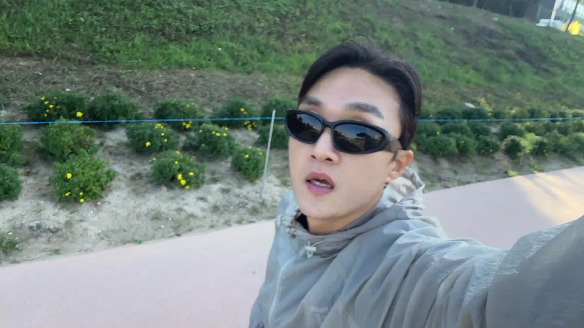 아이엠 ___llll___v (@___llll___v) 님의 게시물 | KREAM