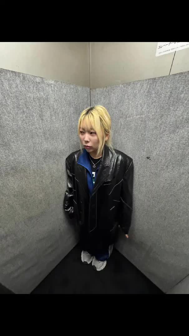 의류 | STYLE | KREAM