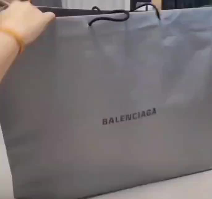 발렌시아가 카고스니커즈(36) | KREAM