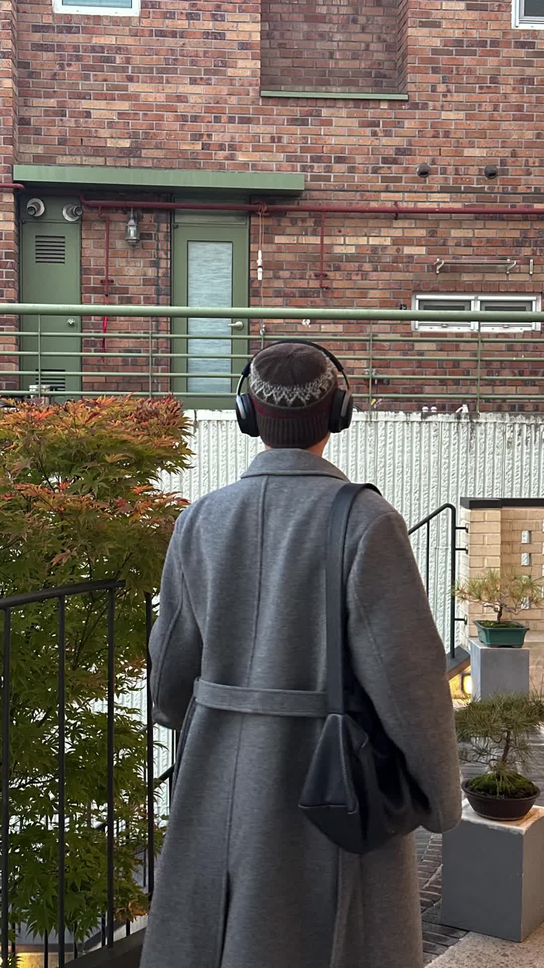 아모멘토 잔뜩 두른 코디 KICKS🧣 | KREAM