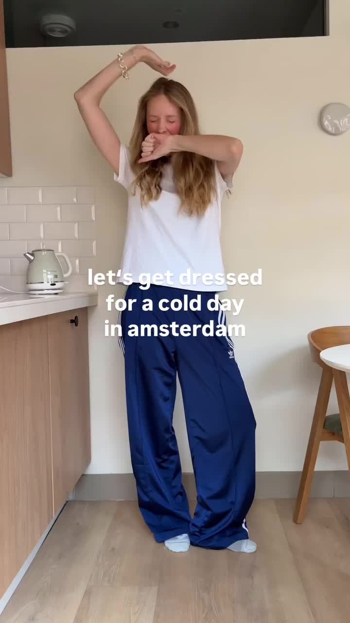 블루 니트 너무 예쁜데?ㅜㅜ | KREAM