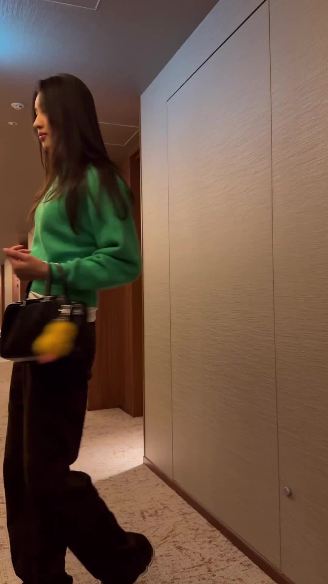 지연 (@jjiiyon) 님의 게시물 | KREAM