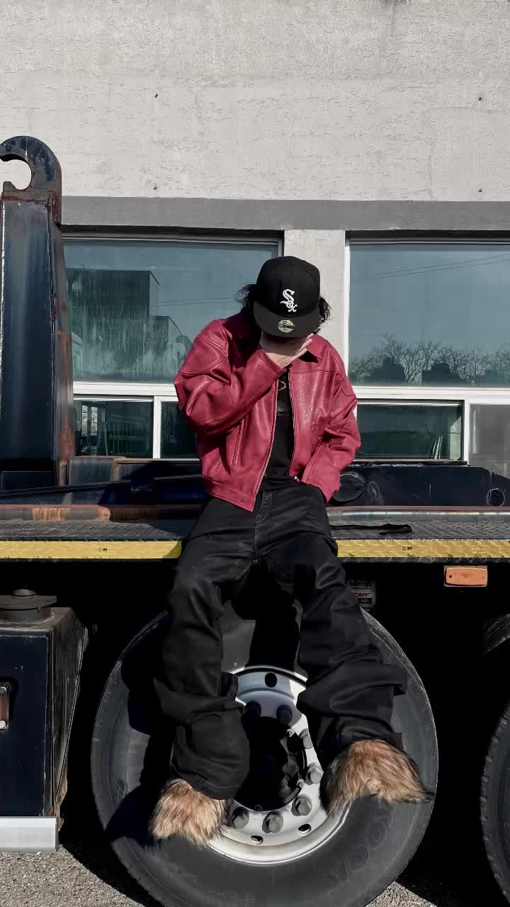 (@l__________eo) 님의 게시물 | KREAM