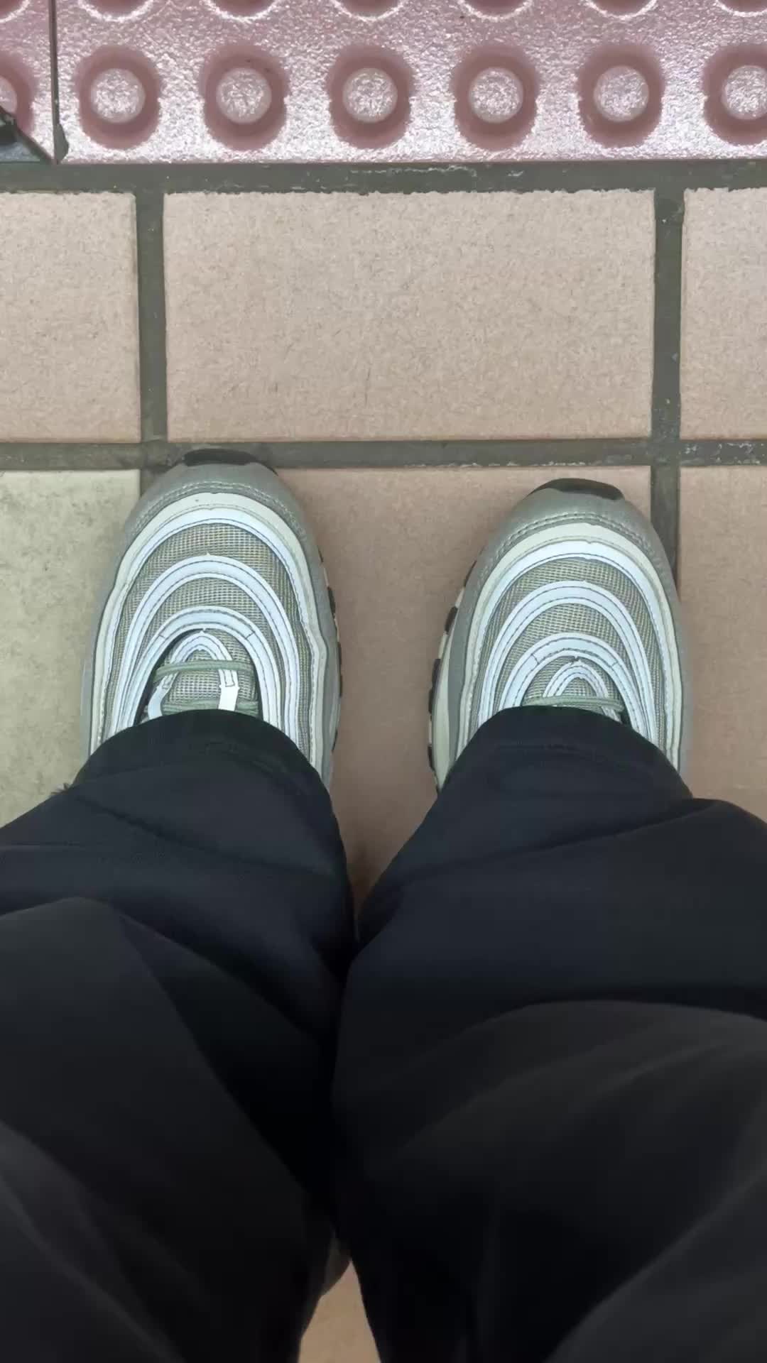 노익스플로이드 (@00yyy) 님의 게시물 | KREAM