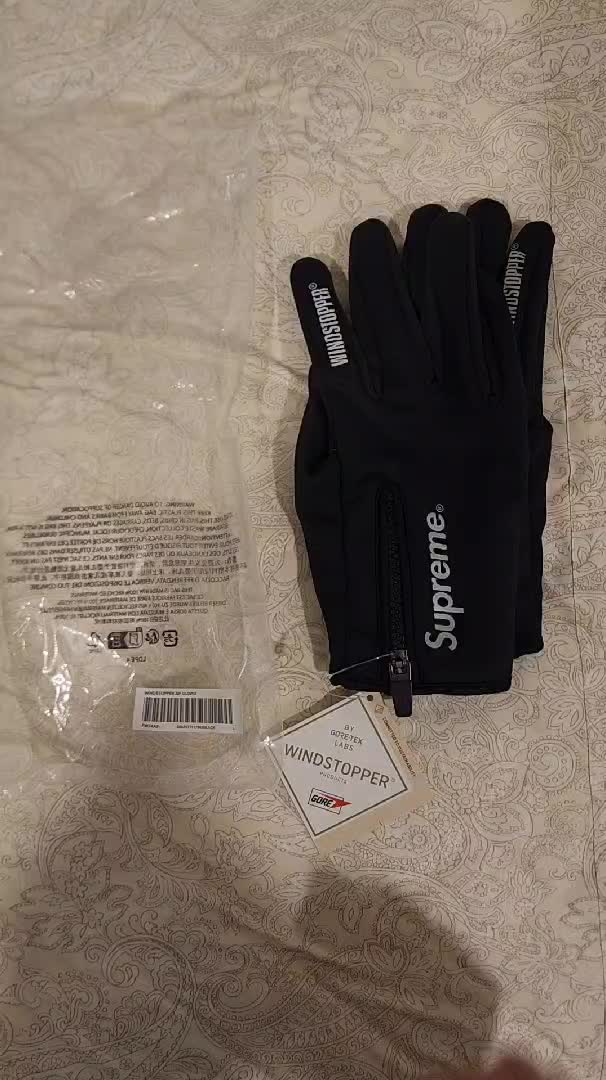 Supreme glove🧤 | KREAM