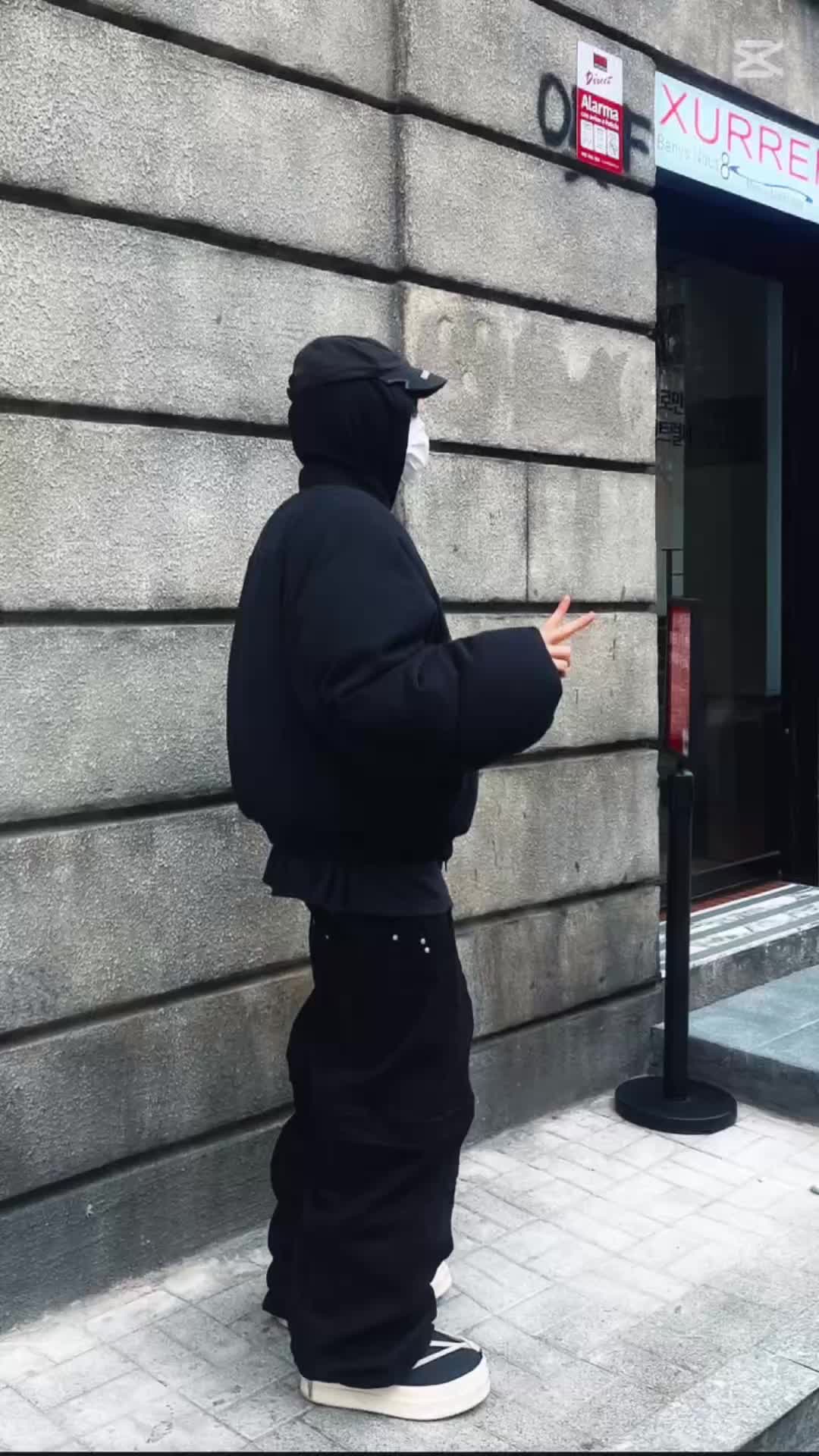 (@l__________eo) 님의 게시물 | KREAM