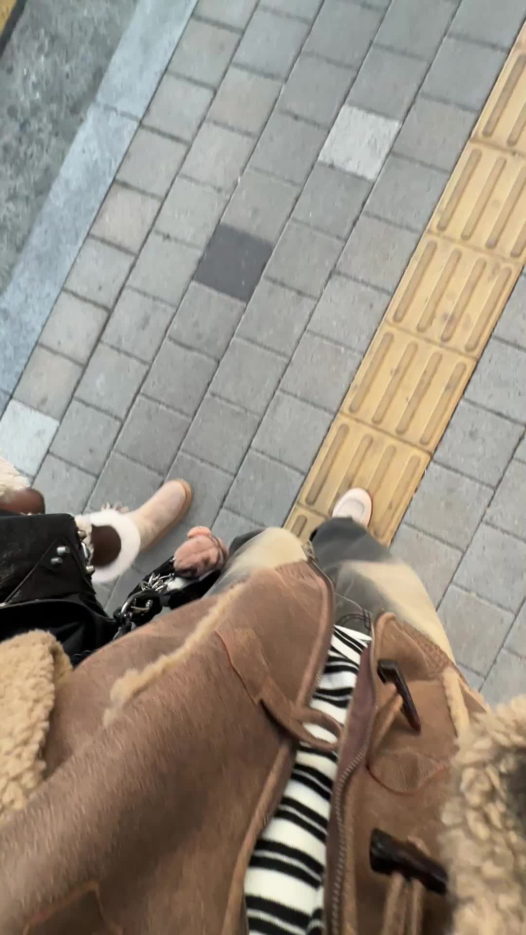 정동수 (@_dong.su) 님의 게시물 | KREAM