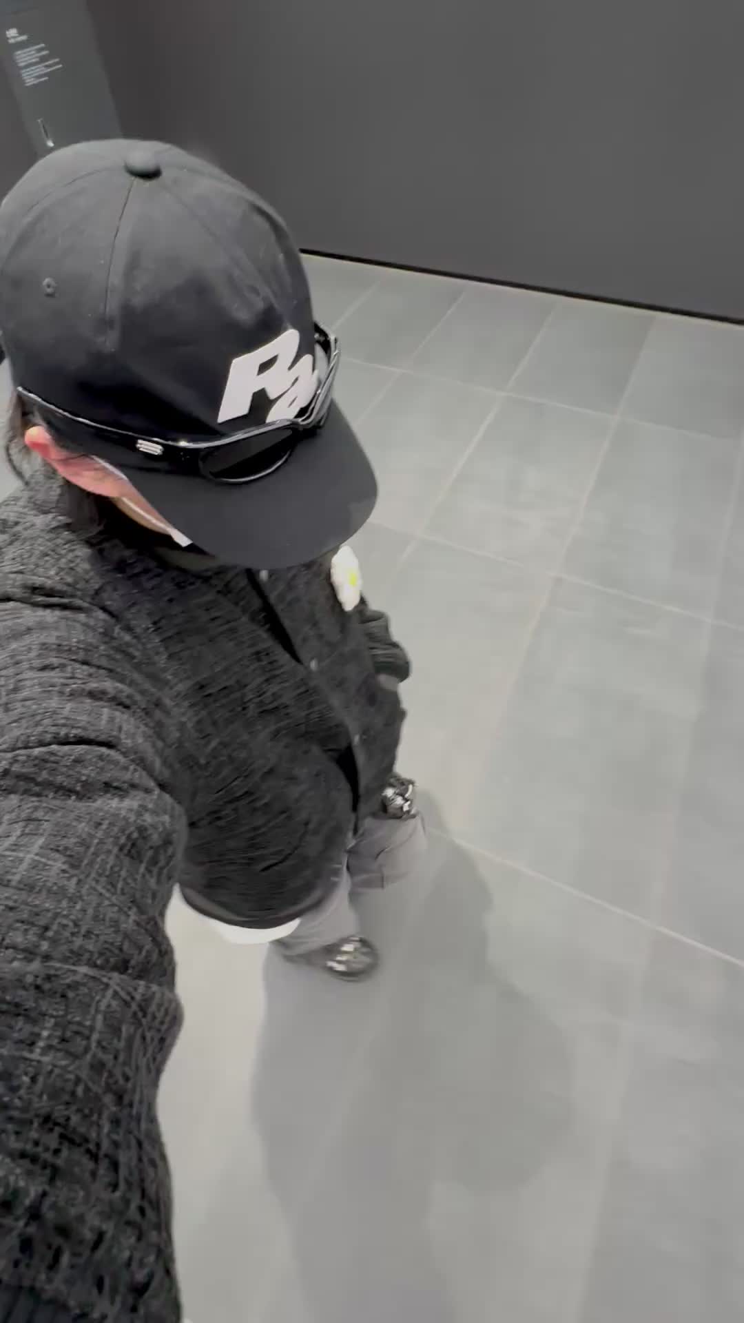 (@ho_jxng) 님의 게시물 | KREAM