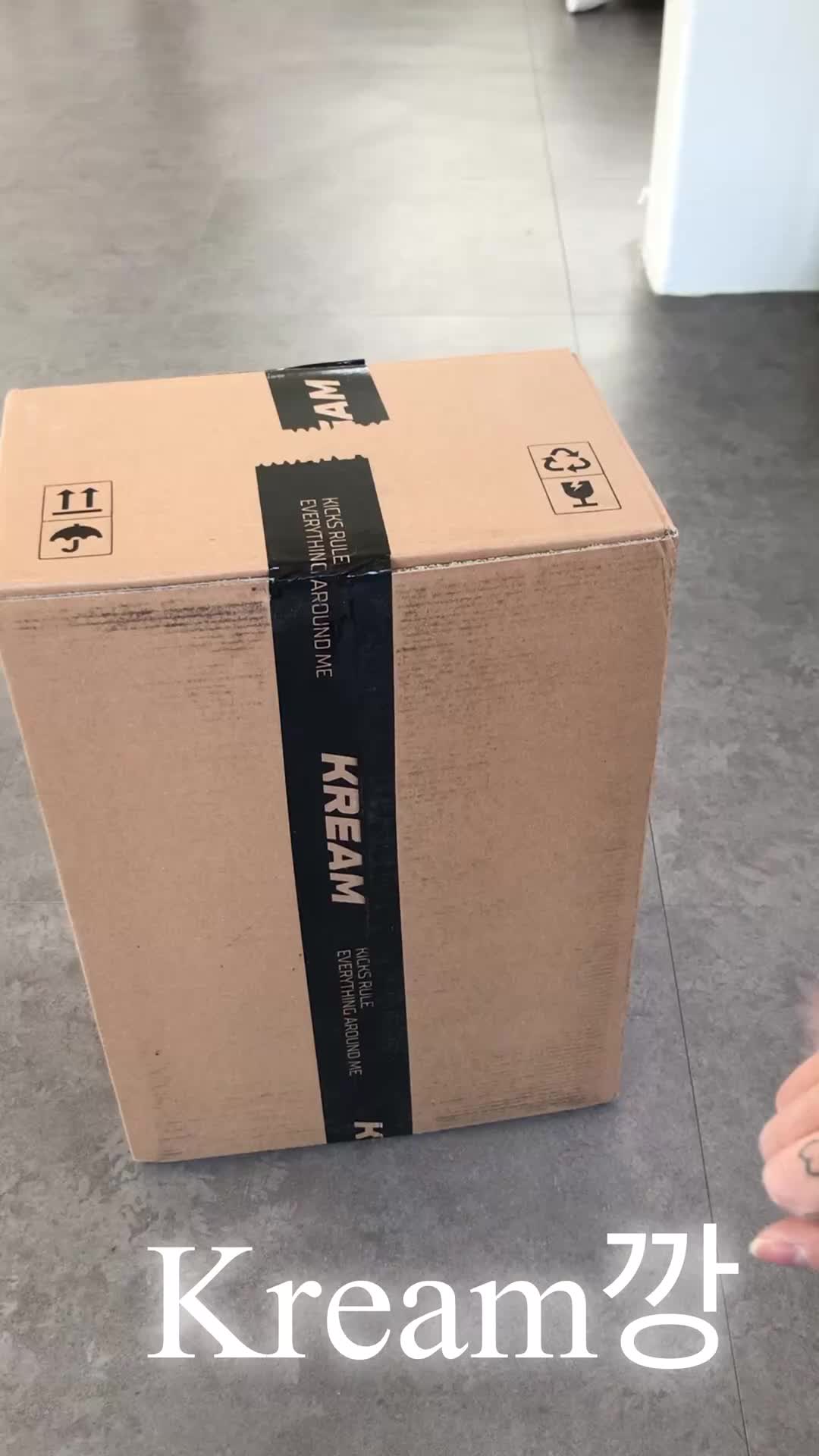 (@ddanggong) 님의 게시물 | KREAM