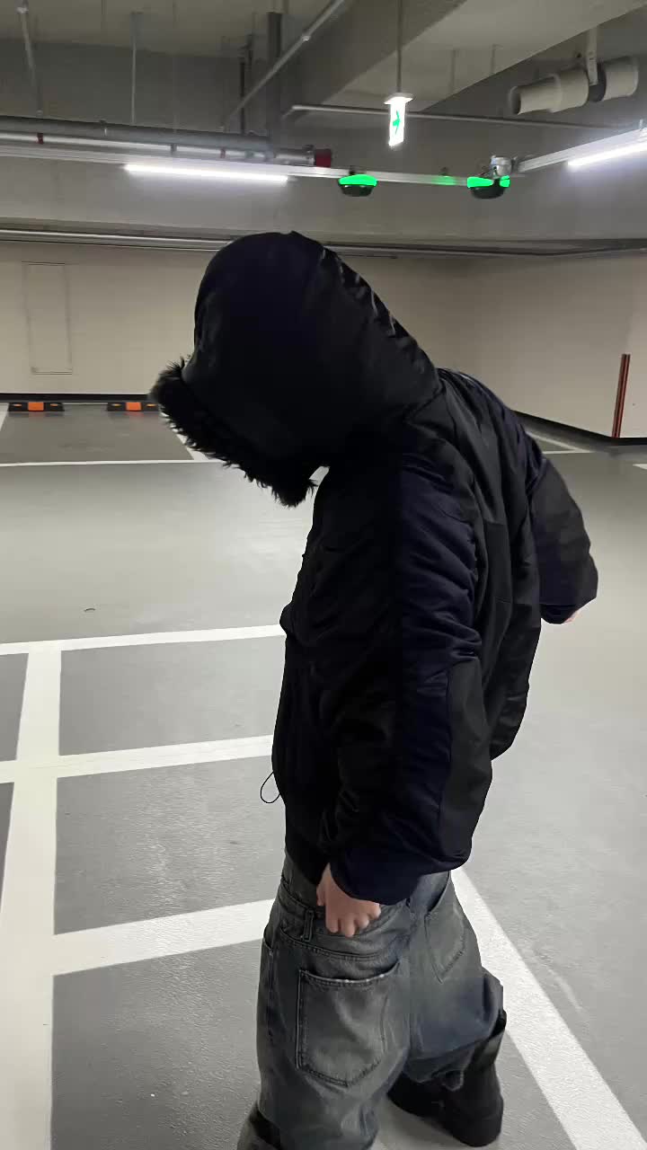 (@l__________eo) 님의 게시물 | KREAM