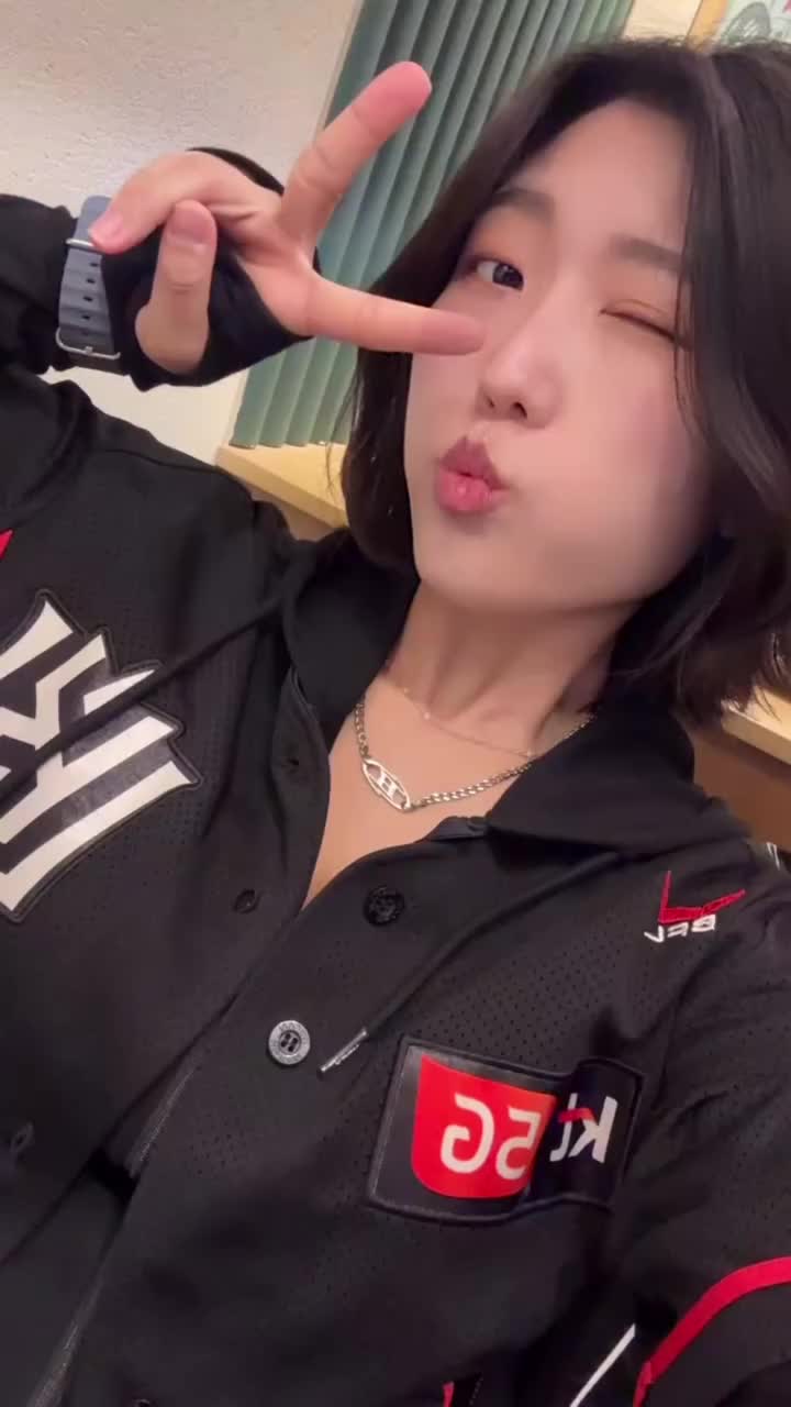 wheniiiwas (@wheniiiwas) 님의 게시물 | KREAM