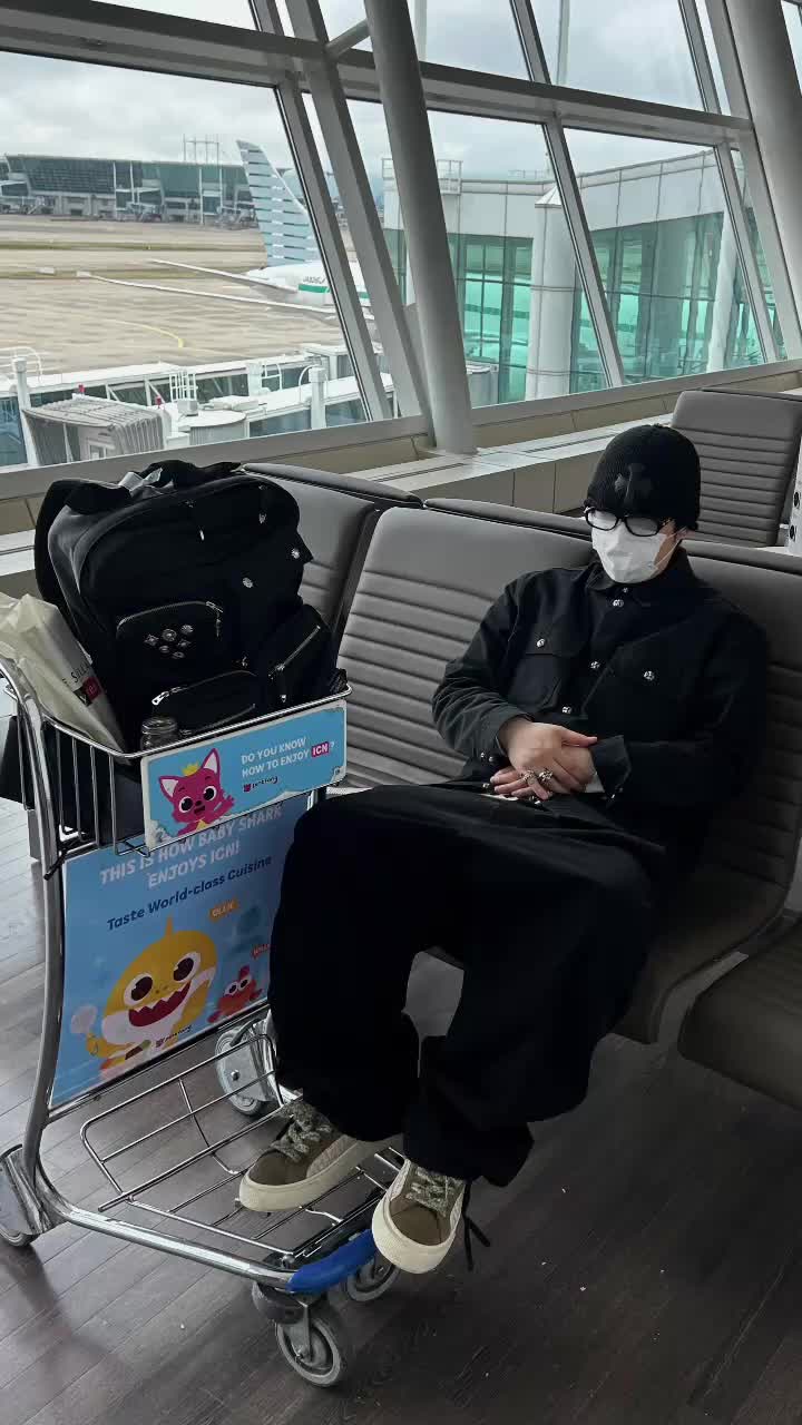 (@l__________eo) 님의 게시물 | KREAM