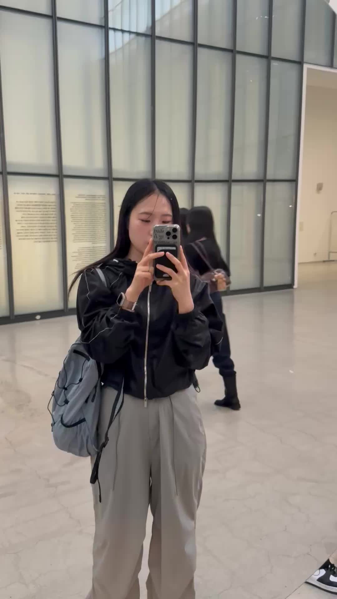 두나 (@_d2_n4) 님의 게시물 | KREAM