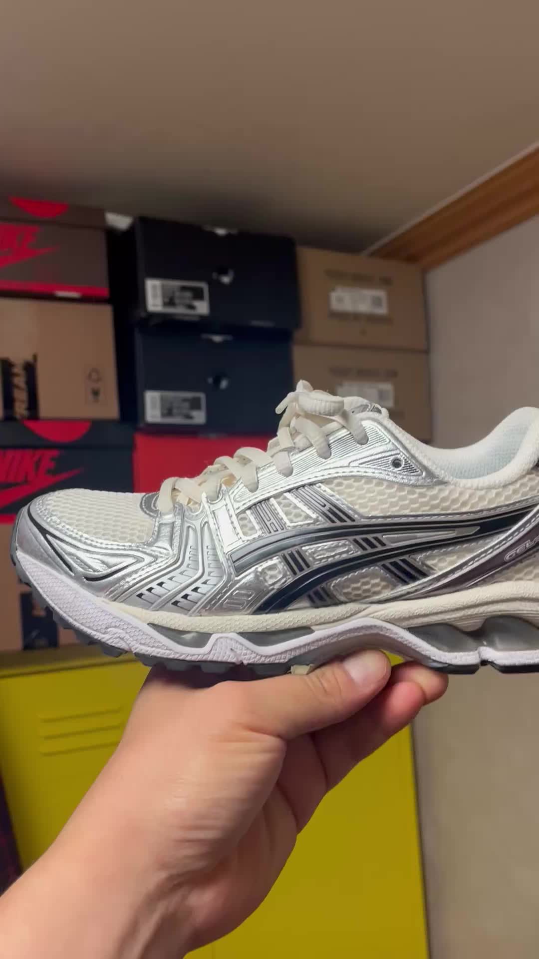 스바 (@seuba1) 님의 게시물 | KREAM