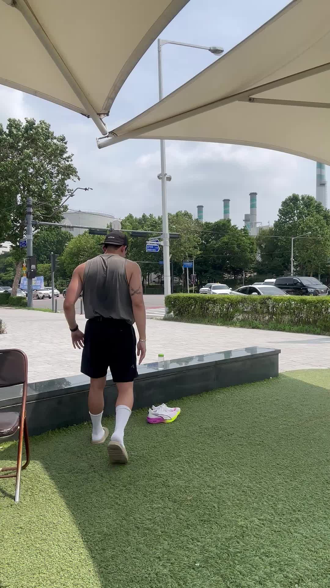 김지훈 (@jhunie_s) 님의 게시물 | KREAM